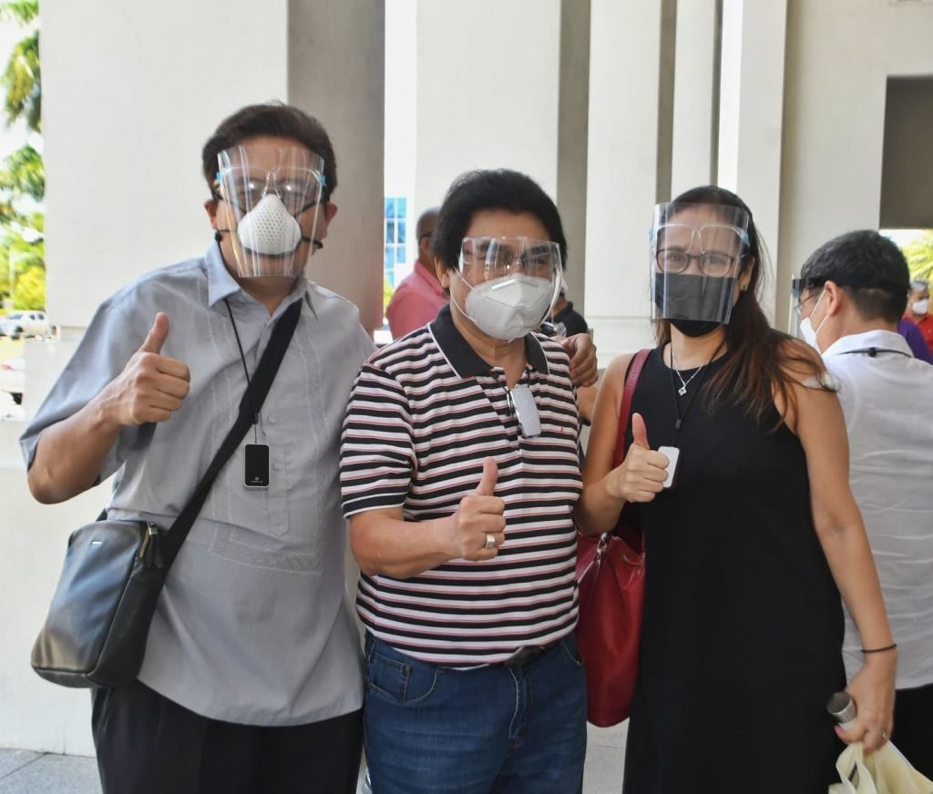 Bacolod administers first COVID-19 vaccine in Western Visayas ...